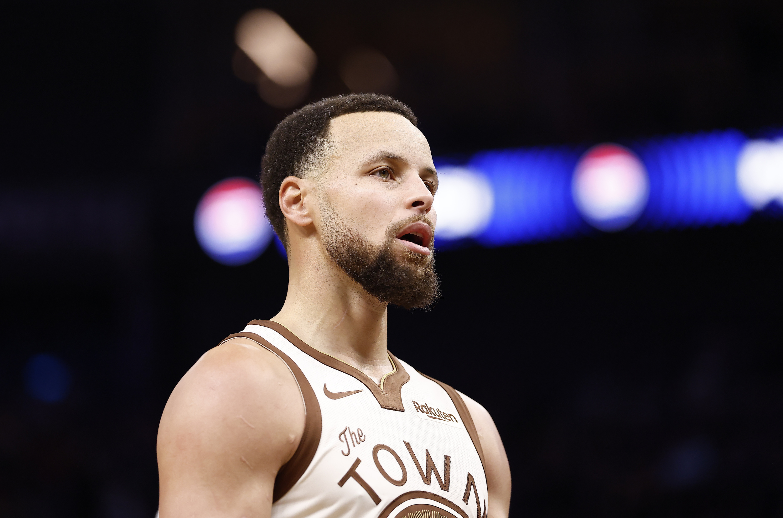 Steph Curry took a cold swipe at the Kings after beating them