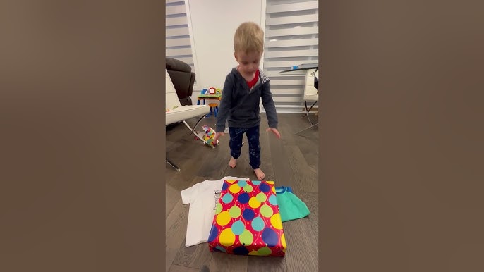 Adorable 2-year-old's reaction to birthday present