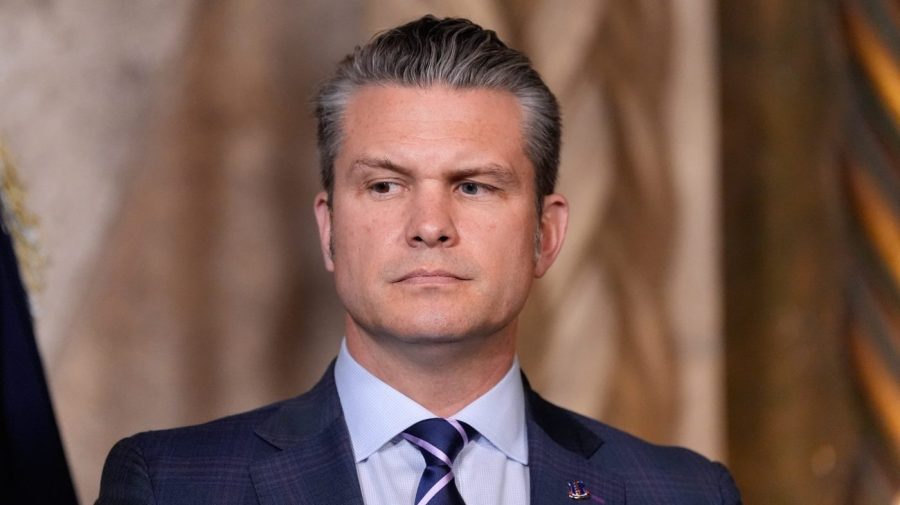 Pentagon orders review of women in ground combat roles