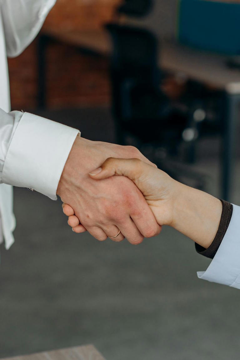 7 habits that set highly respected women apart