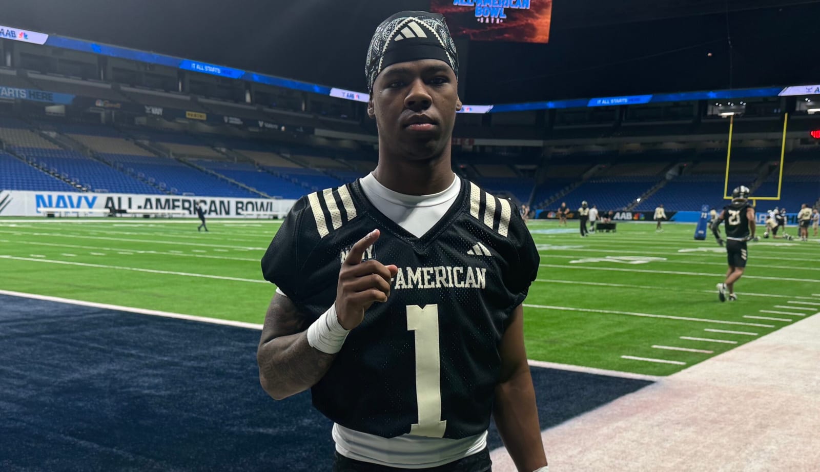 4-star DB Monsanna Torbert gives Indiana his pledge during Navy All ...