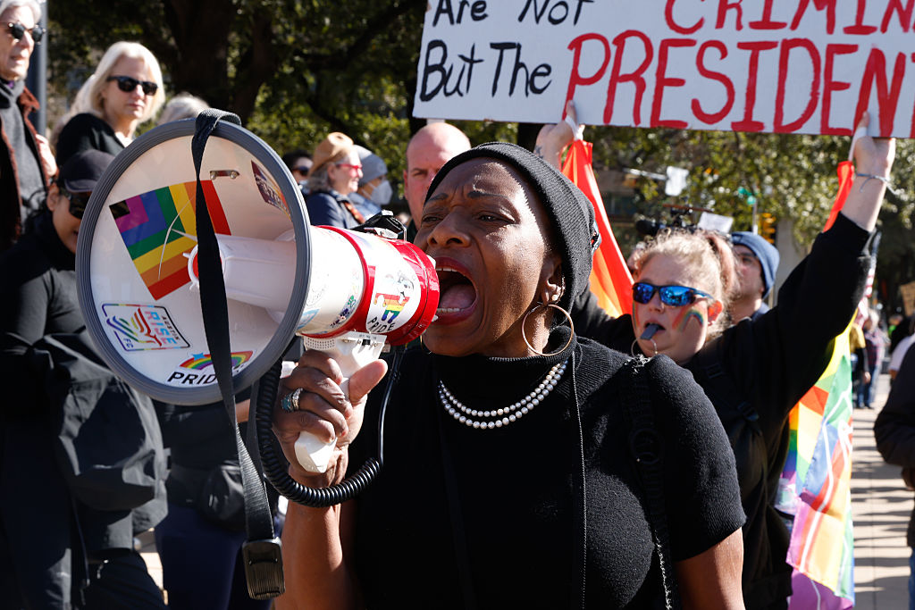 Anti-ICE protests spread across US after fatal shooting