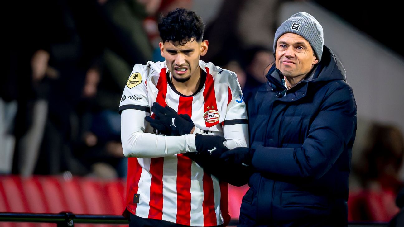 USMNT's Ricardo Pepi suffers broken arm scoring for PSV