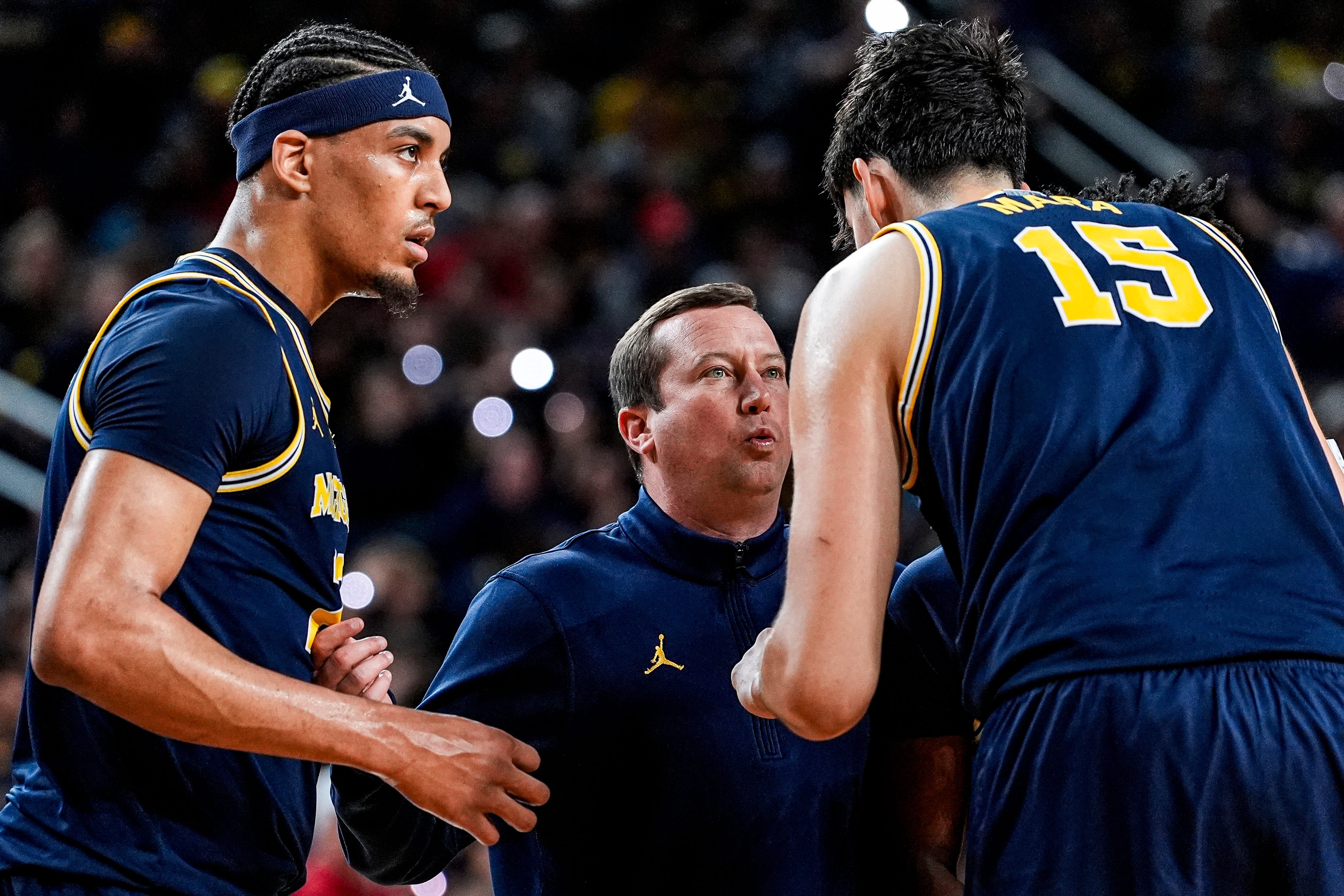 Michigan basketball's huge lineup turning opposing coaches into memes