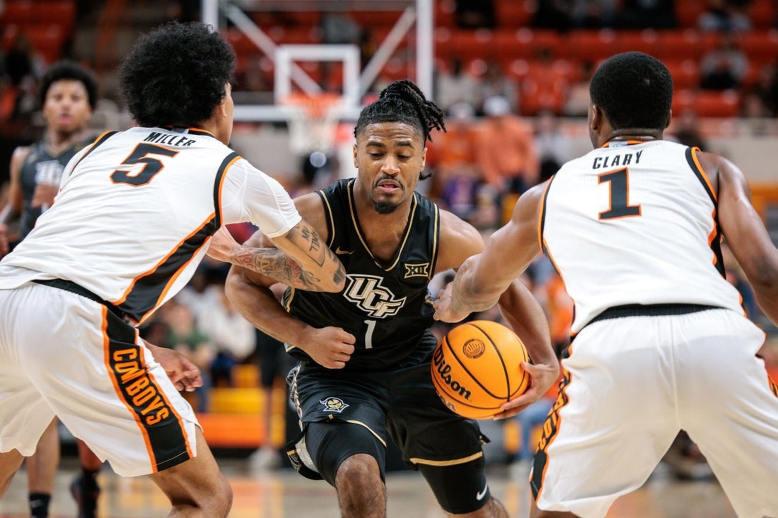 Themus Fulks delivers No. 25 UCF past Cincinnati with late jumper