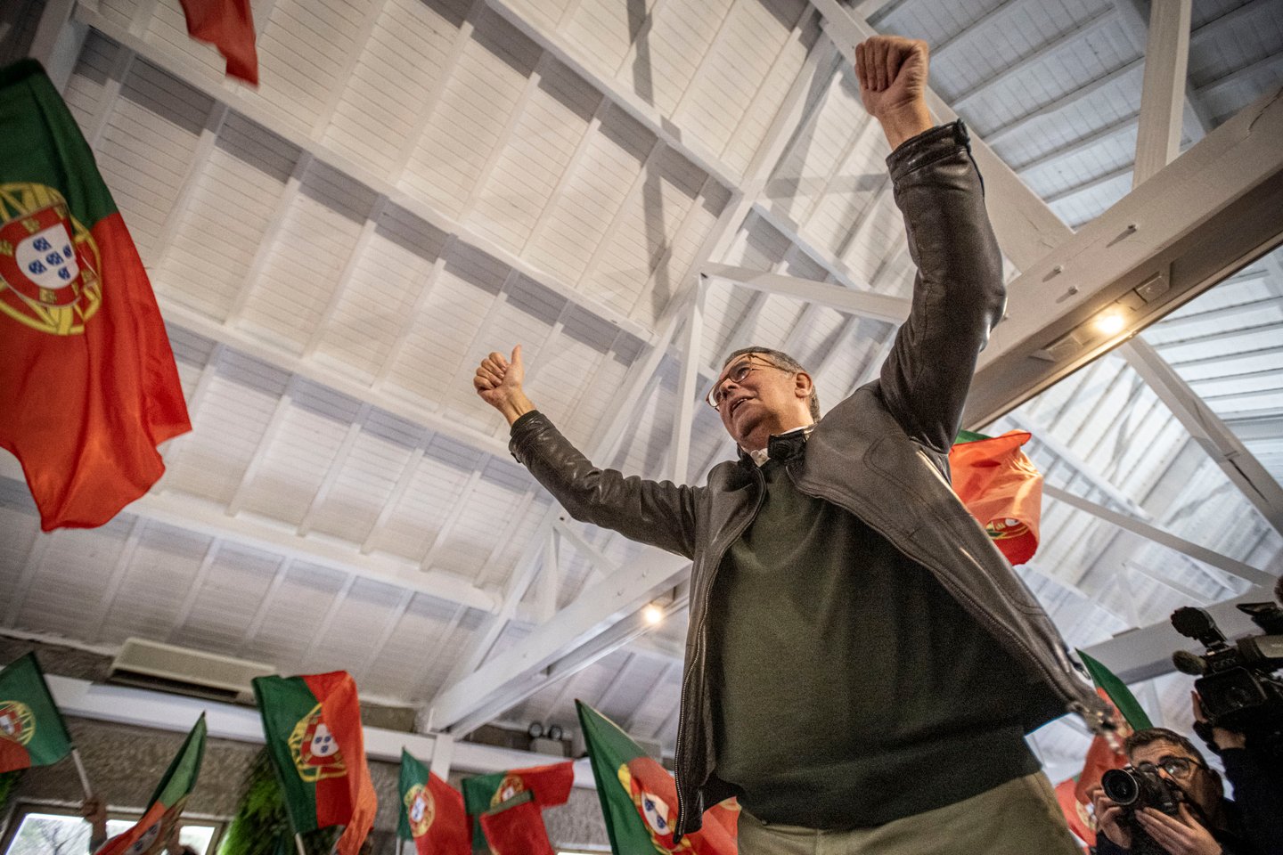 Seguro volta a liderar, Cotrim passa para segundo