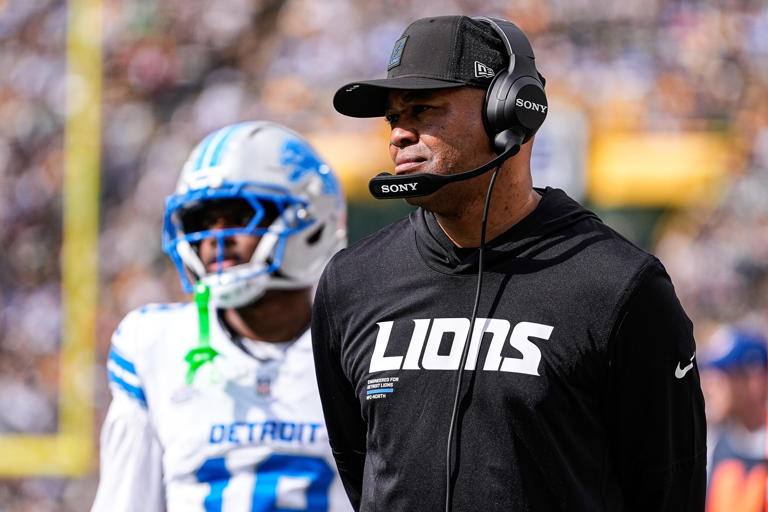 David Shaw, Lions passing game coordinator, interviews for Bucs OC position