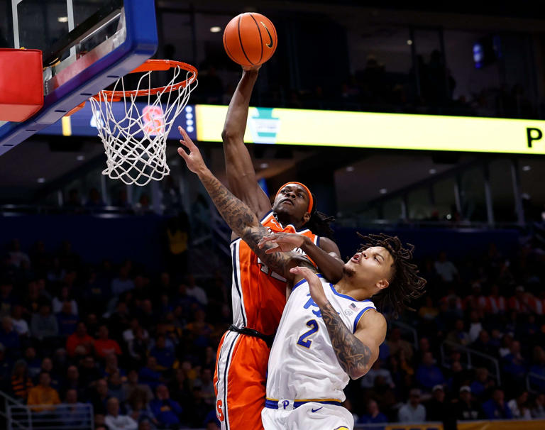 William Kyle slams home dunk of the season in Syracuse win at Pitt ...