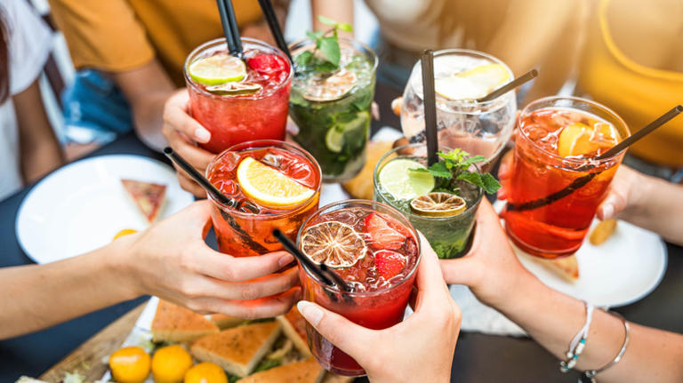 The 8 steakhouse chains with the best happy hour deals, according to ...
