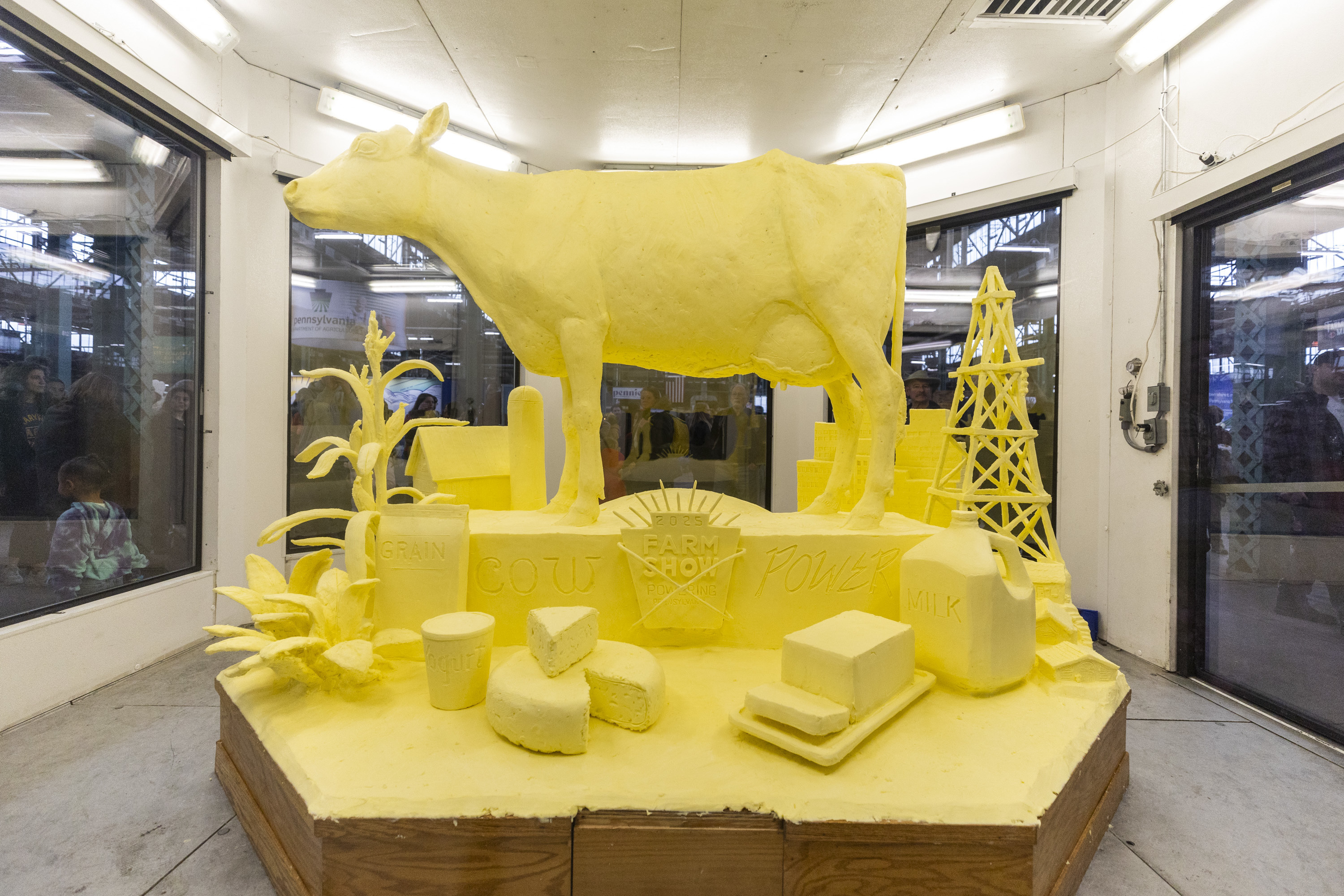 Pennsylvania Farm Show unveils a 1,000-pound butter sculpture honoring ...