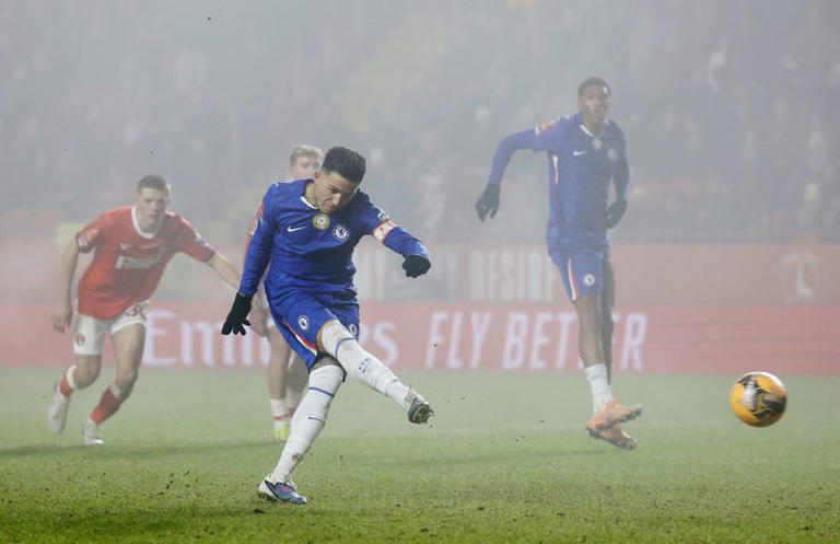 Soccer-New Chelsea manager Rosenior buoyed by 5-1 cup win over Charlton