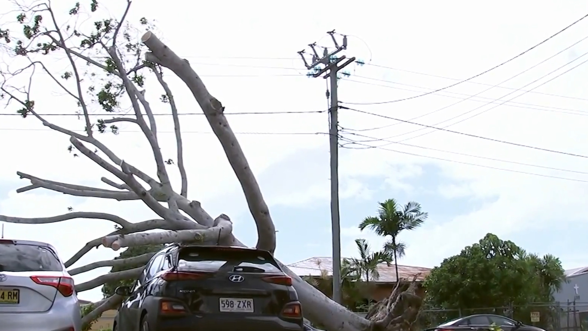 Tropical Cyclone Koji making landfall in Far North Queensland