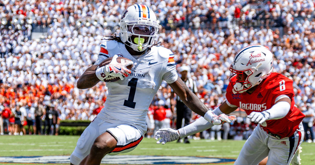 Auburn transfer receiver Eric Singleton signs with the Florida Gators