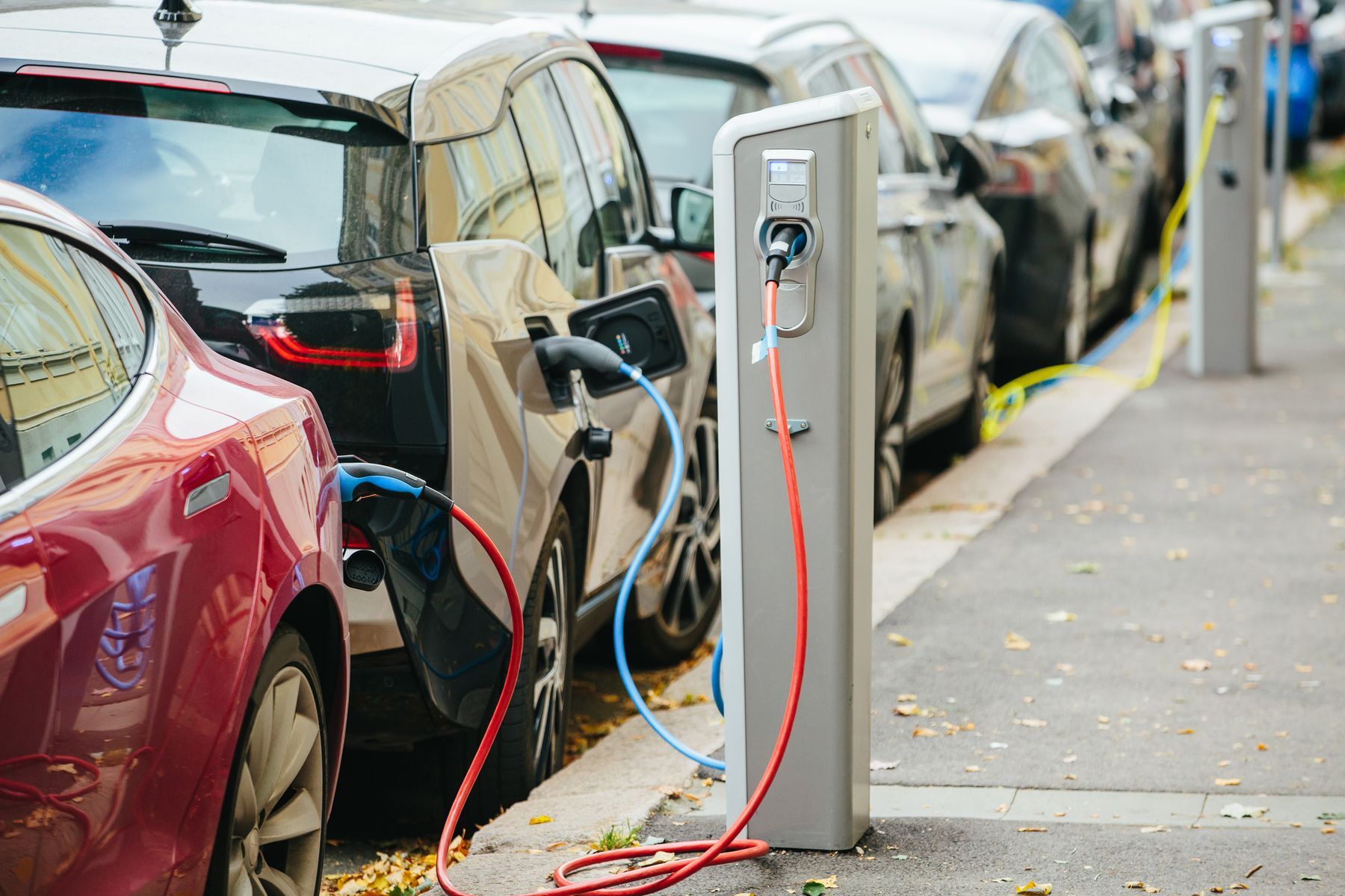 Why all car manufacturers are switching to electric vehicles