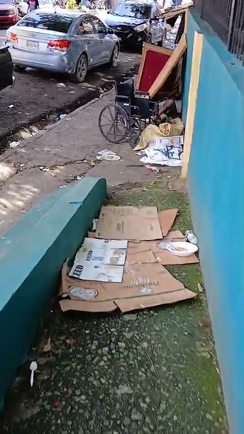 La basura, el desorden y la insalubridad reinan en los predios del ...