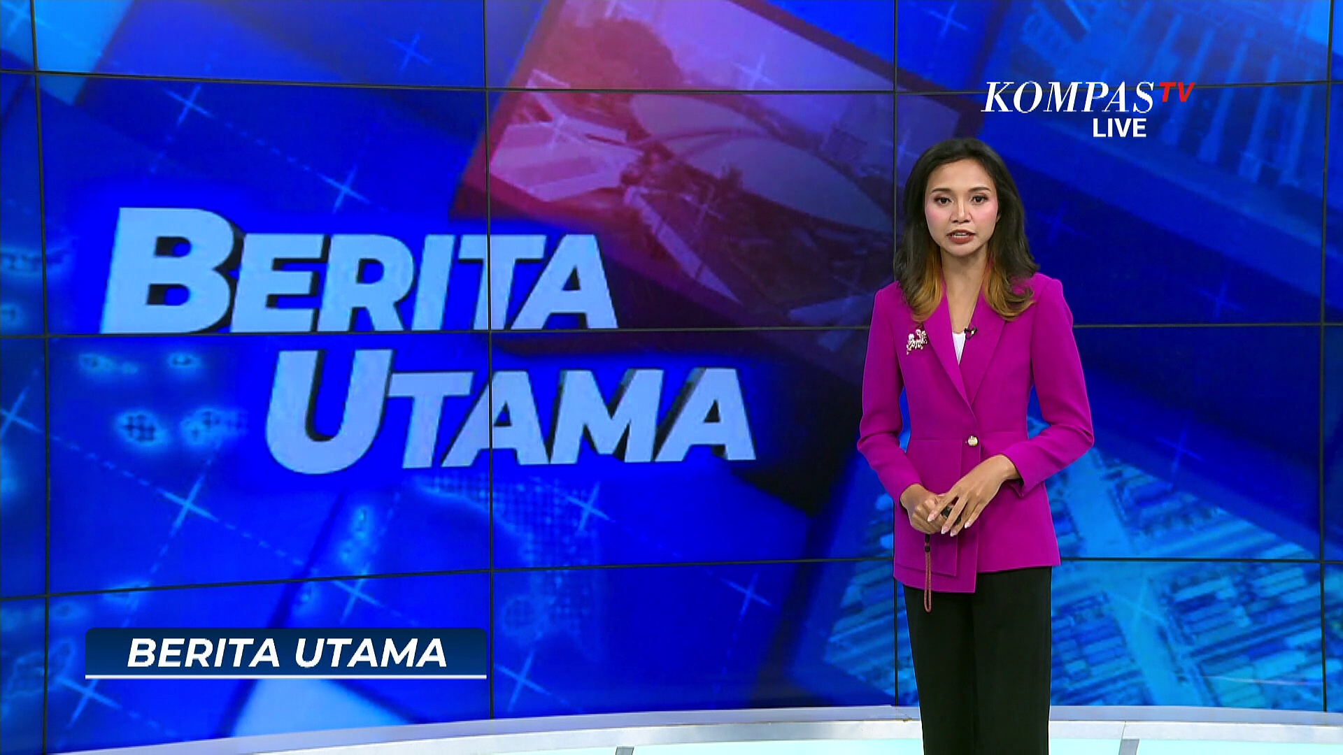 Mobil taksi listrik di Tangerang mundur tabrak restoran | BERITA UTAMA