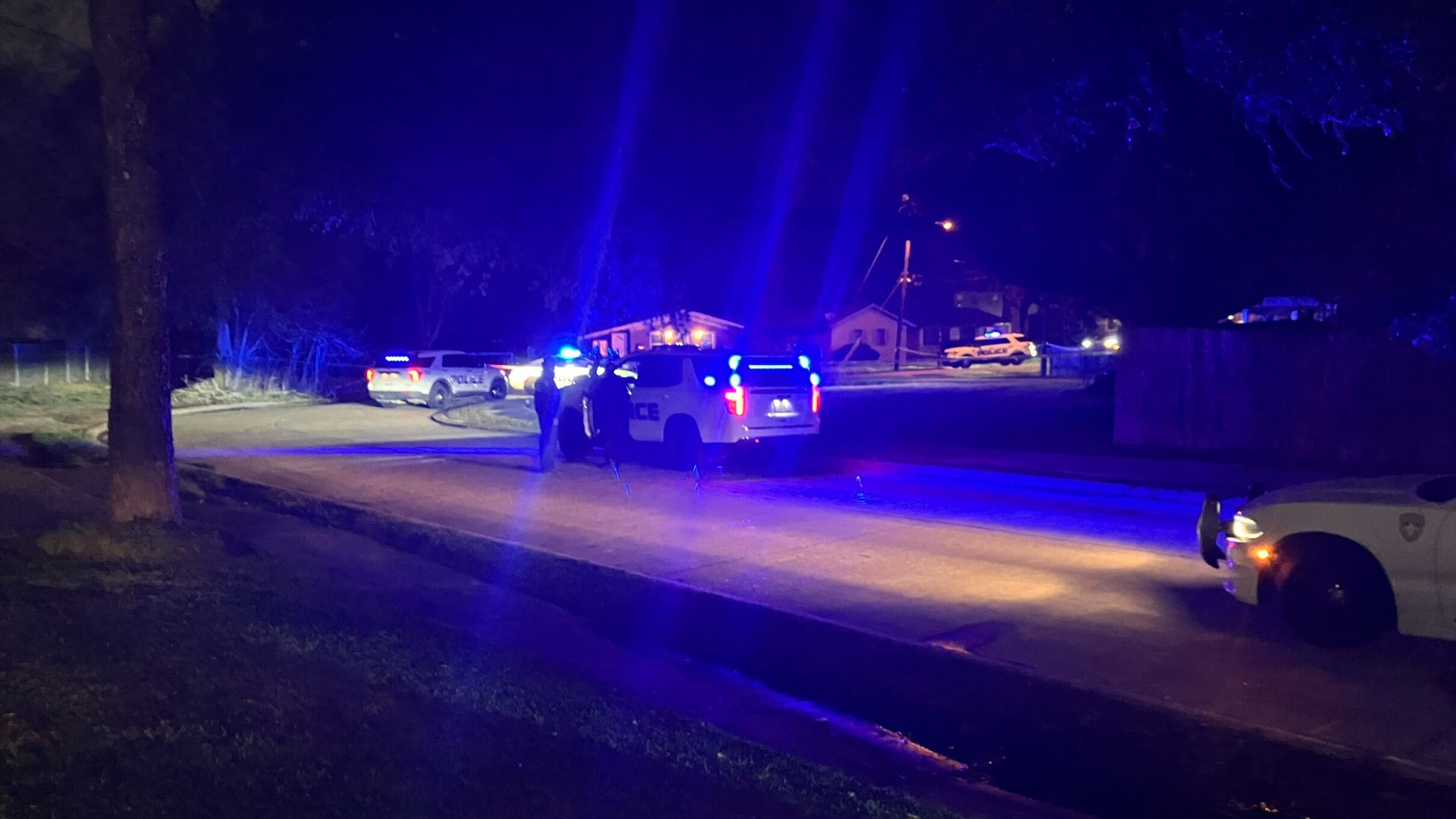 Shooting on Wood St. in Baton Rouge leaves 1 dead, another injured