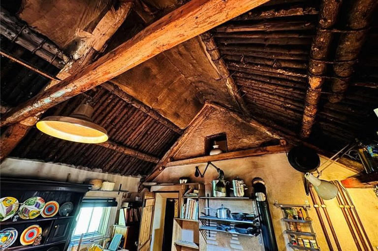 Welsh cottage looks like it's sat in the Australian outback
