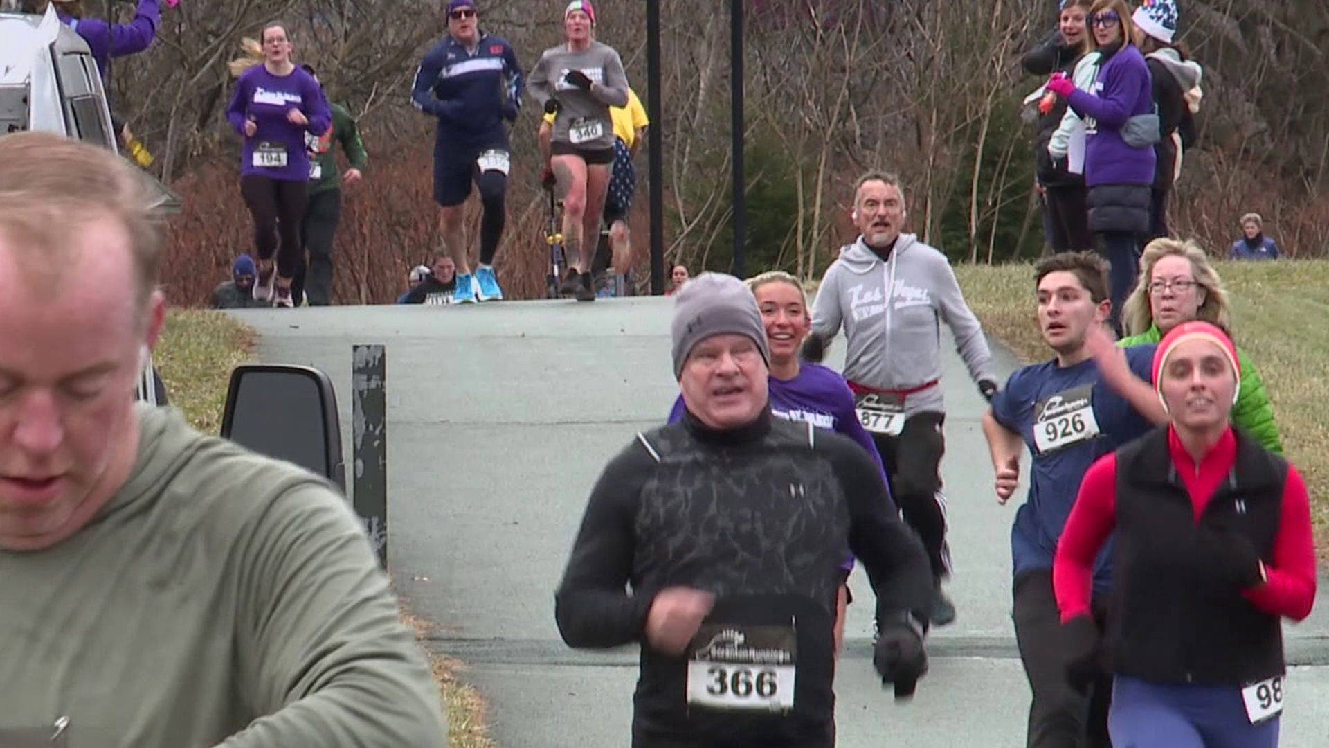 Runners embrace the cold at Shiver by the River
