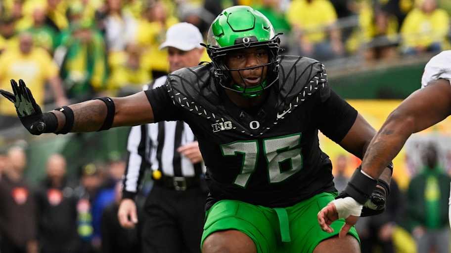 Oregon offensive lineman duo on verge of program history in 2026 NFL draft