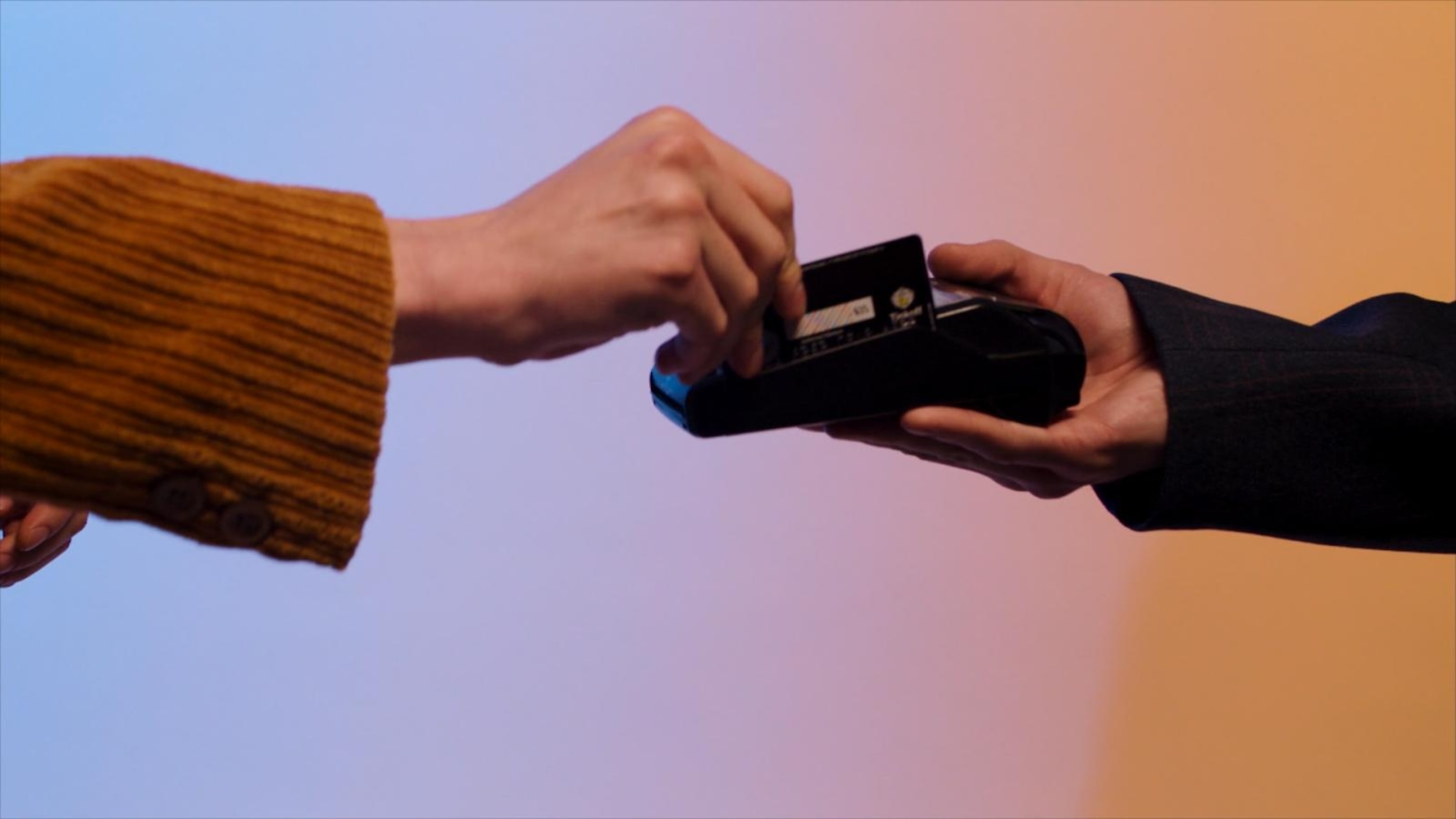 Trump pushes for cap on credit card interest rates