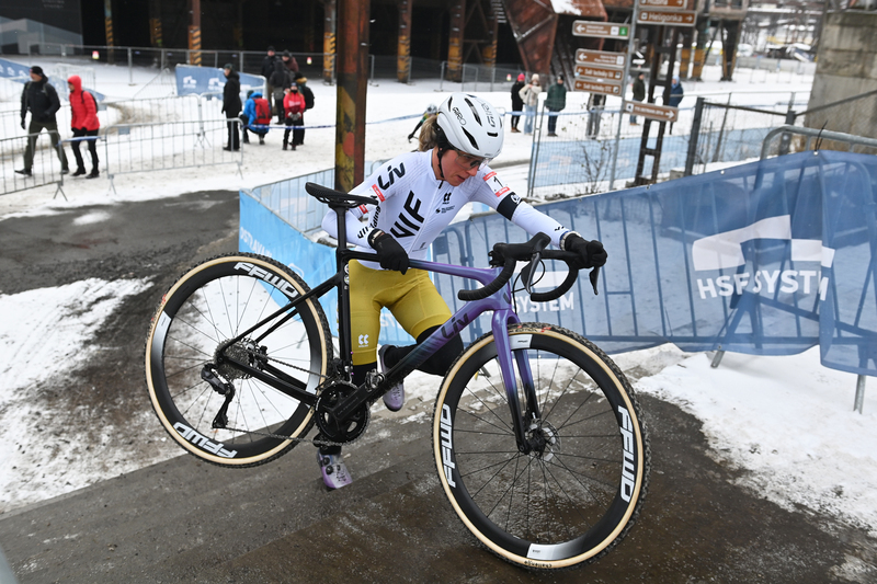Cyklokrosový titul má poprvé Bažant, popáté za sebou vyhrála Zemanová