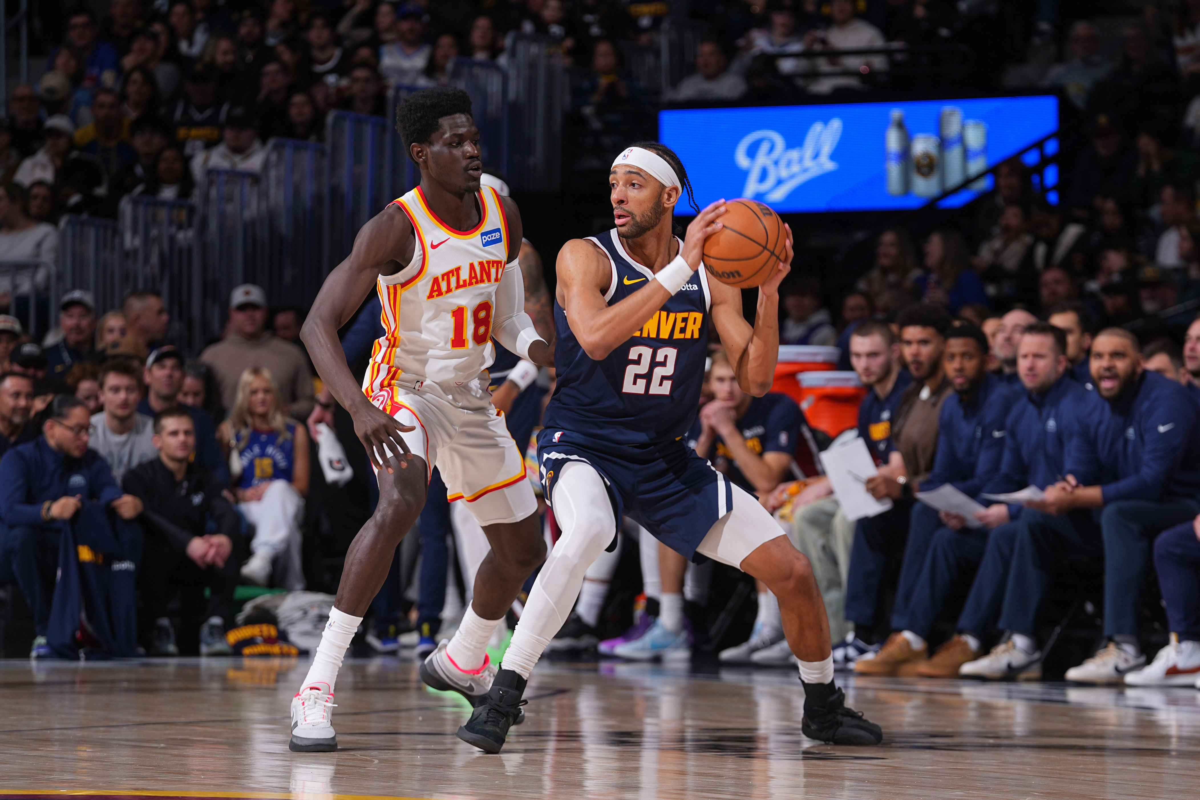 Hawks silence Denver in statement road rout