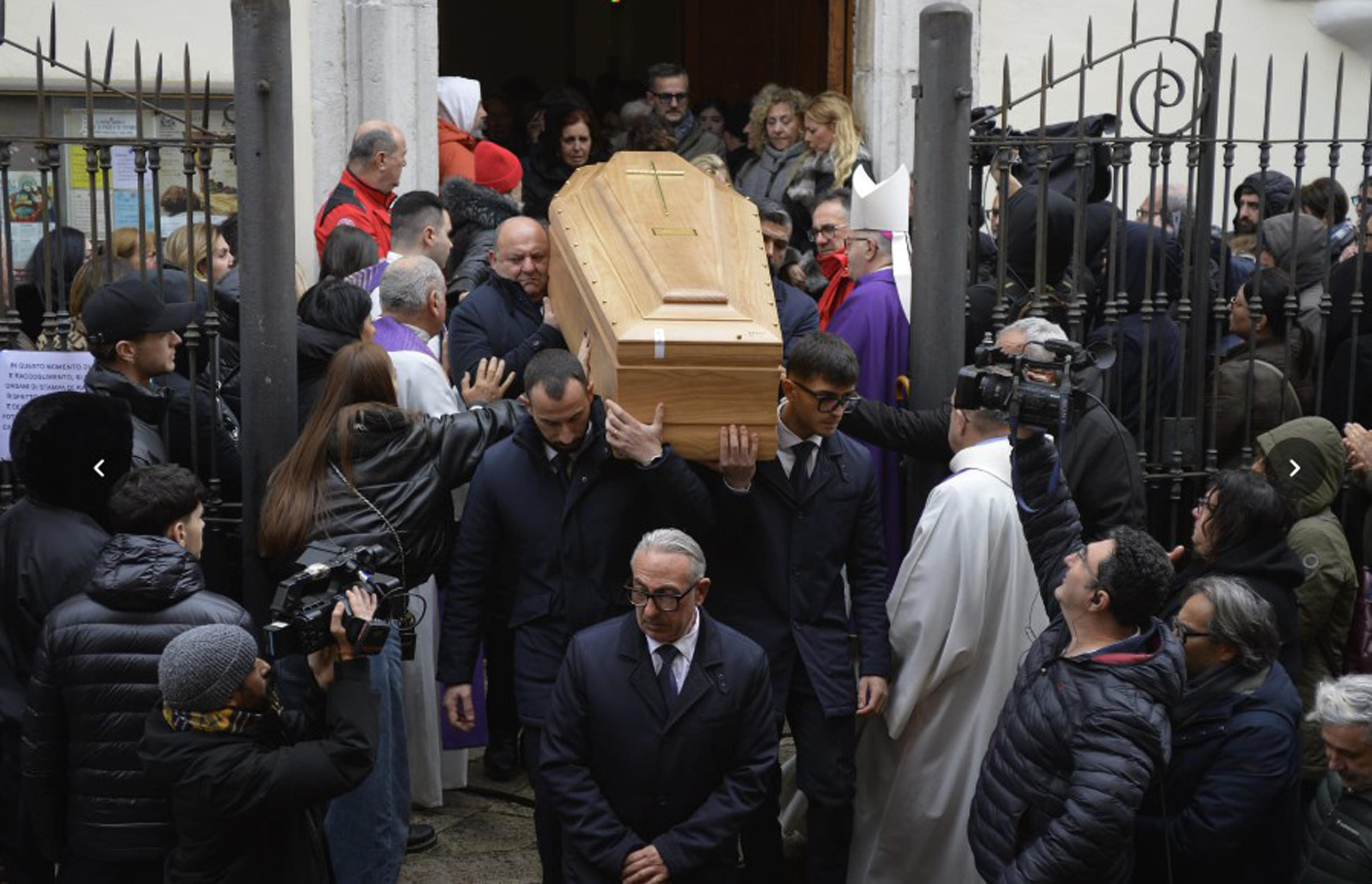 I funerali di Aurora, 'vogliamo giustizia non vendetta'