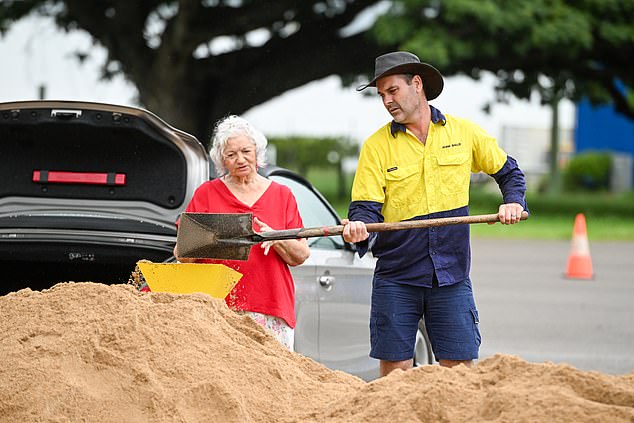 Thousands of Aussies hunkers down as Cyclone Koji prepares to make ...