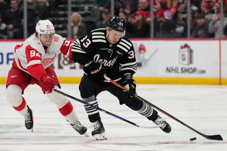 Evgenii Dadonov’s net worth: How much wealth has the Russian NHL star ...