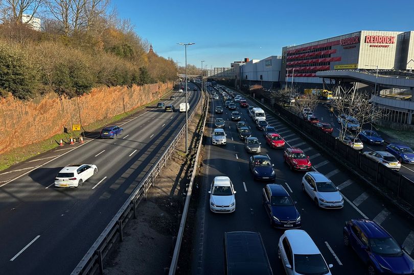 Traffic chaos after six vehicles involved in crash on M60