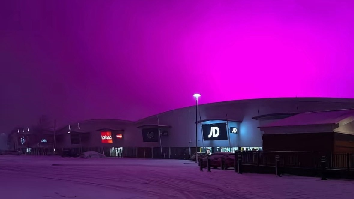 Stranger Things! Skies in Birmingham mysteriously turned pink. It's not ...