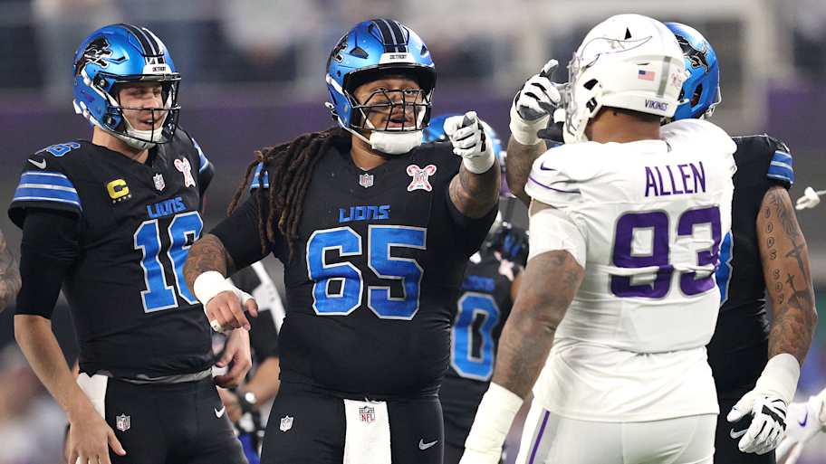 These 2 NFL teams finished with a winning record but missed the 2025 ...