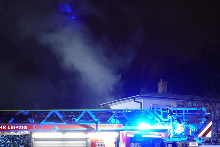 Kellerbrand am Schleußiger Weg: Vier Menschen verletzt, Tiere aus ...
