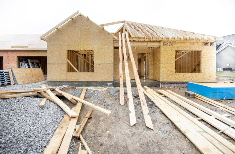 Builders are offering big mortgage incentives — what homebuyers should ...
