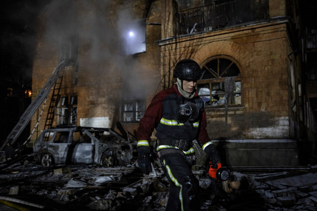 Russian attacks devastate Ukraine’s power grid, leaving Kyiv without ...