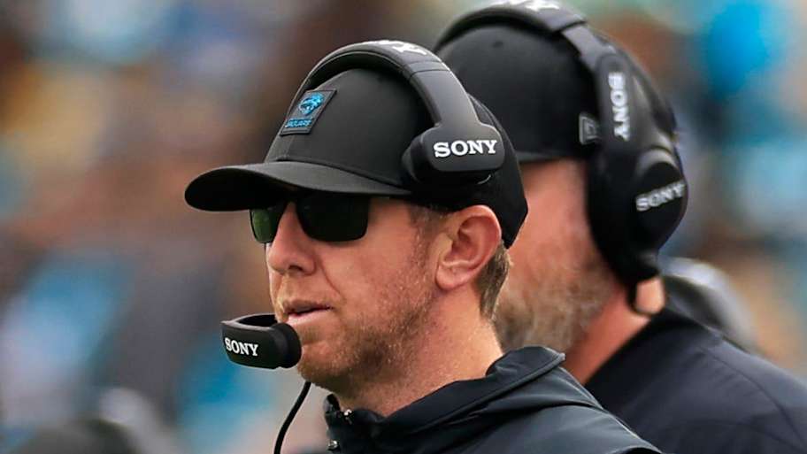 Liam Coen reflects on NFL great's retirement