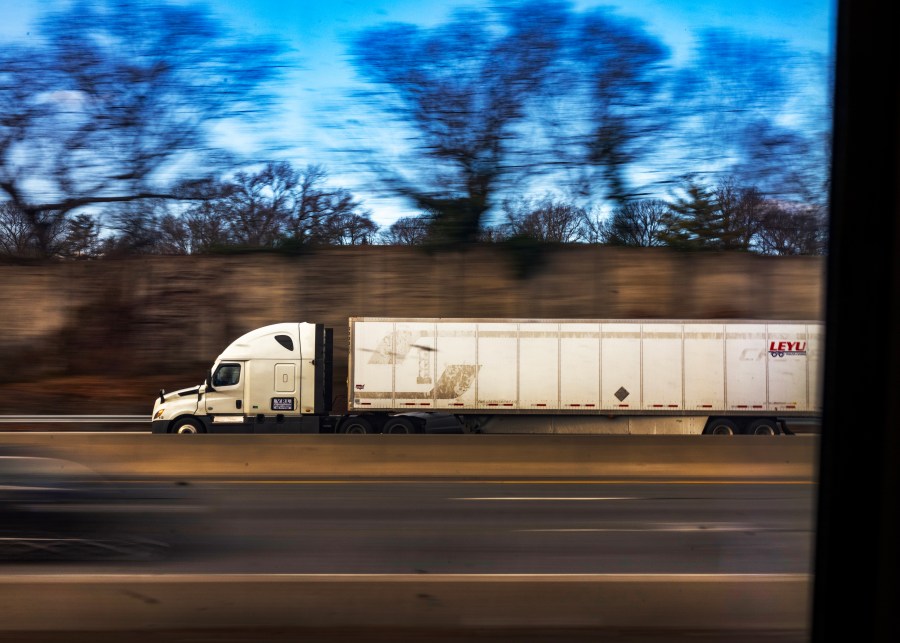 Tennessee requesting citizenship status of CDL holders