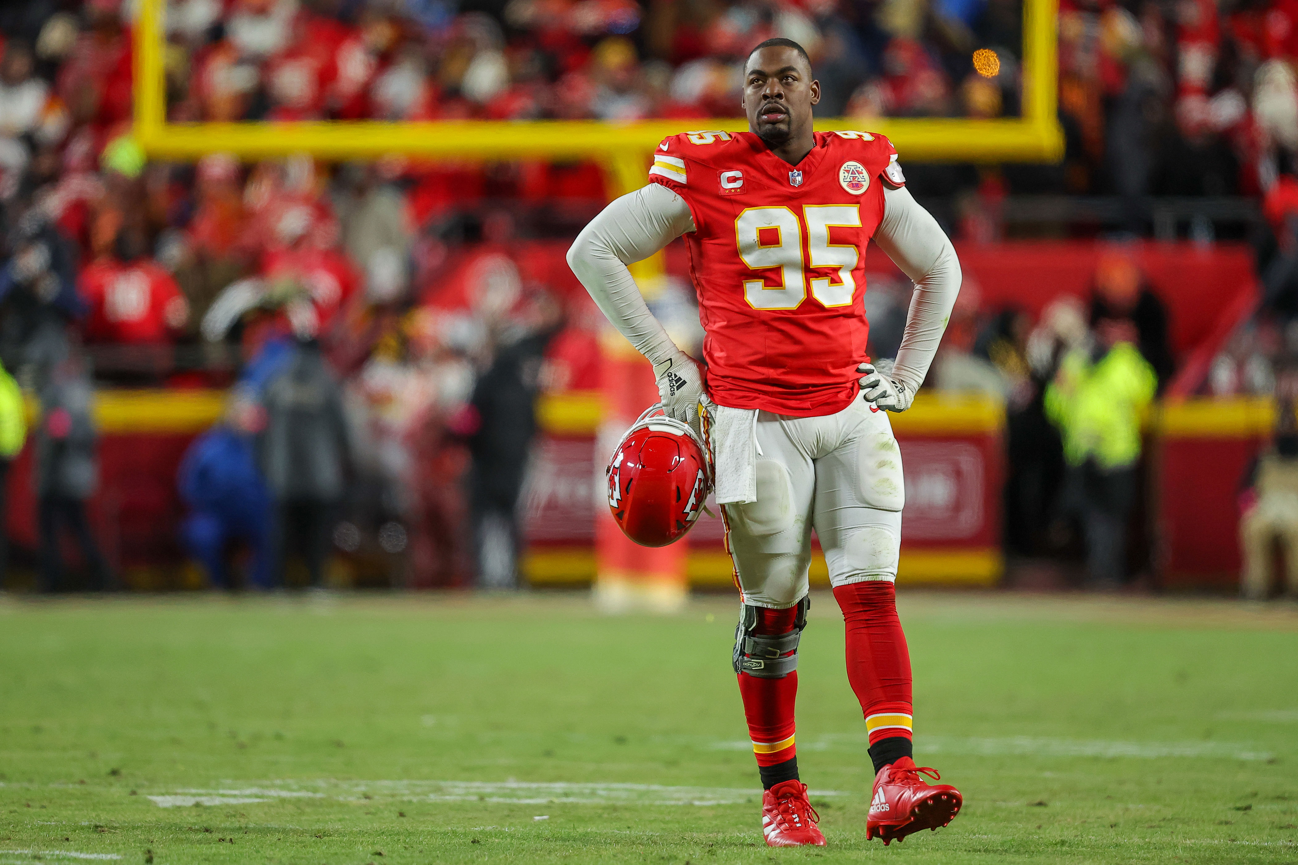 Let's argue: The Chiefs should trade Chris Jones