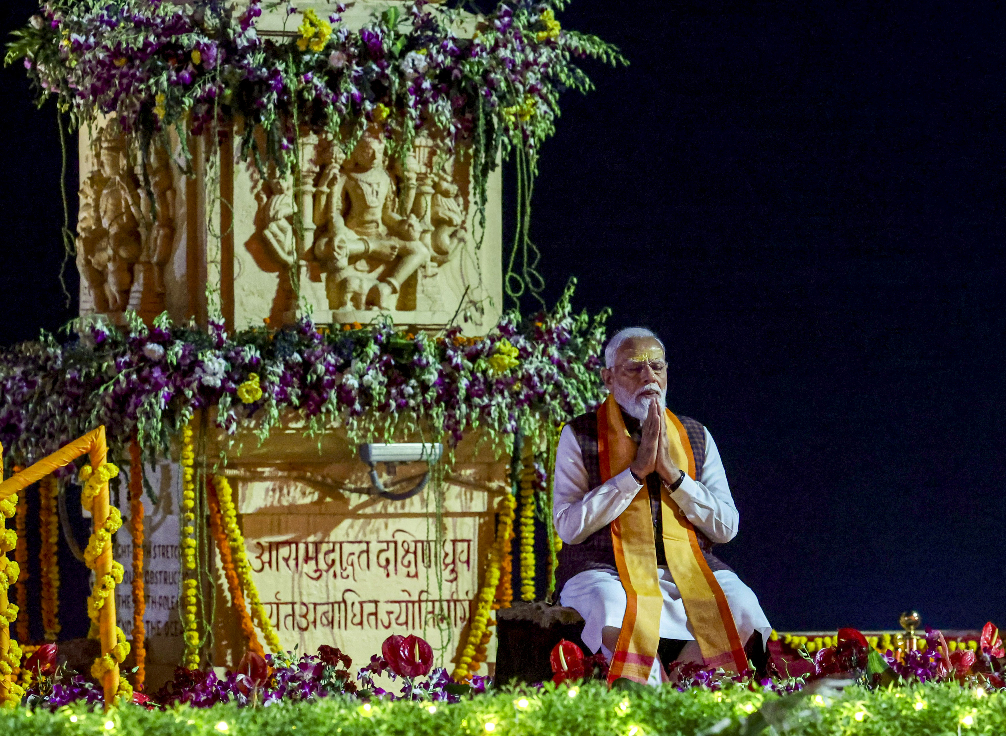 Mega drone show depicts Somnath temple in 3D, huge Shiva formation; PM ...