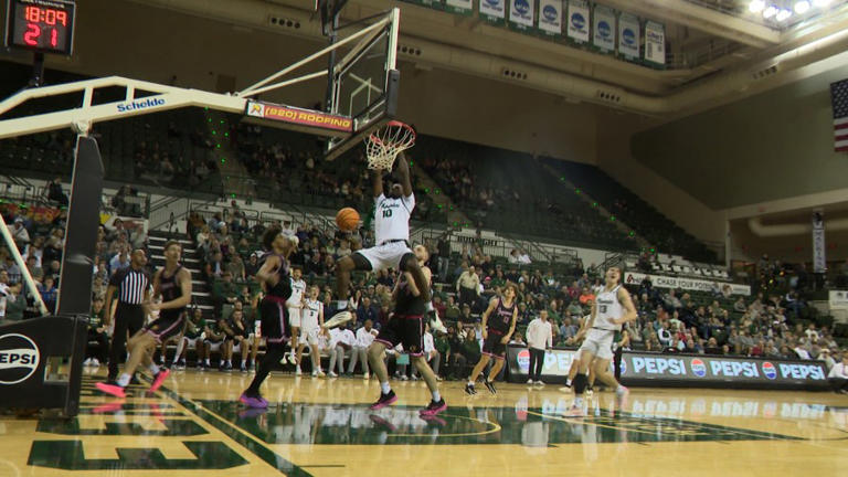 Phoenix keep climbing: Green Bay rolls past IU Indy for third straight win