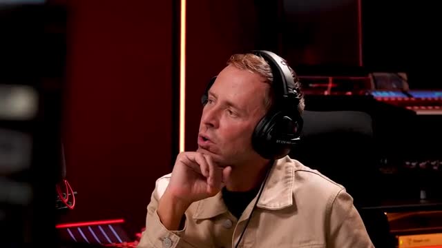 Robbie Williams says 13-year-old daughter is 'desperate to be famous'