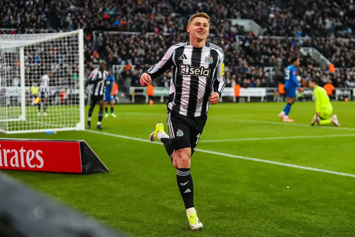 Newcastle 3 Bournemouth 3 and AET United are through 7-6 on penalties!