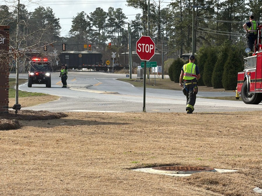 Crews respond to train derailment near Highway 78 in Dorchester County