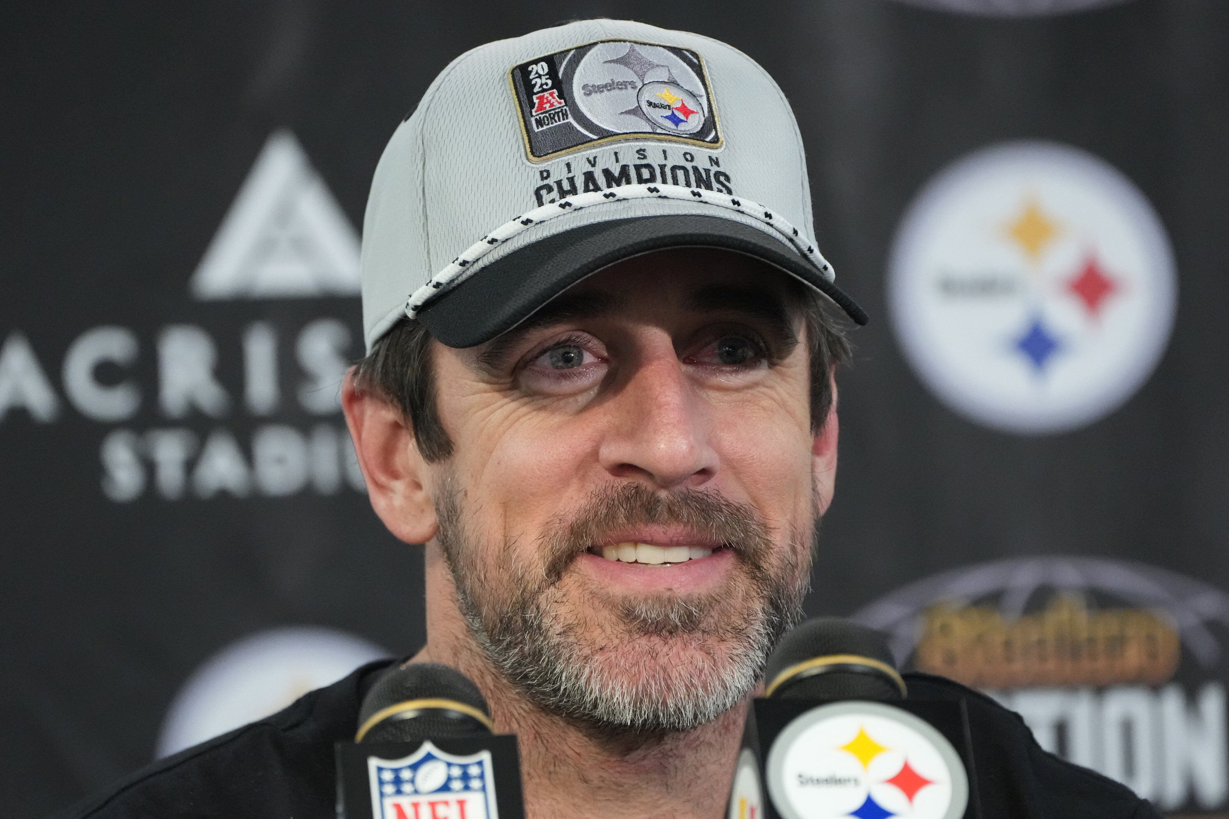 Report: Steelers 'more than open' to having Aaron Rodgers return in 2026