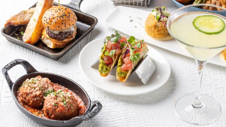The 8 steakhouse chains with the best happy hour deals, according to ...