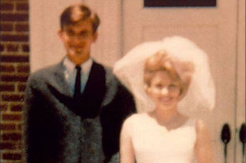 Dolly Parton refused Elvis Presley's offer to record I will always love ...