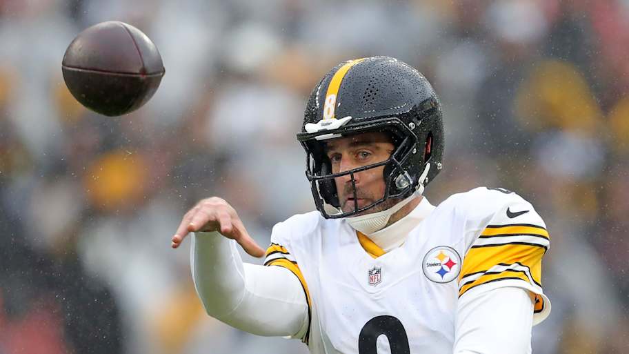 Aaron Rodgers cards to buy before he retires