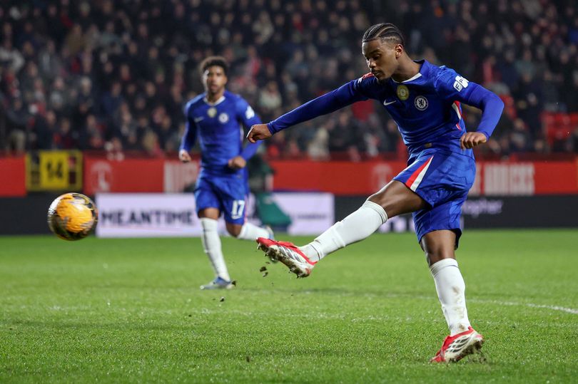 Liam Rosenior gets first big Chelsea decision right after five-star ...