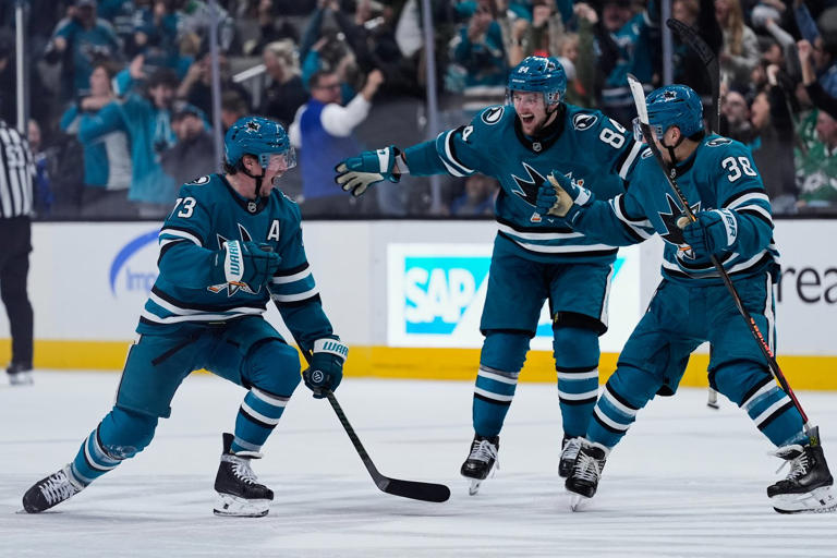 Toffoli gets 2nd goal of game in OT to rally Sharks to 5-4 win over Stars